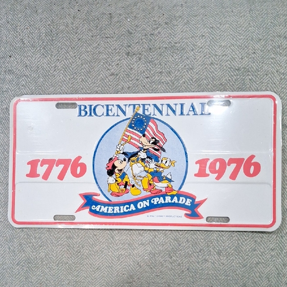 Walt Disney's | Other | Bicentennial License Plate With Cartoon ...